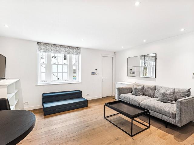 Apartment at Radnor Walk, Greater London