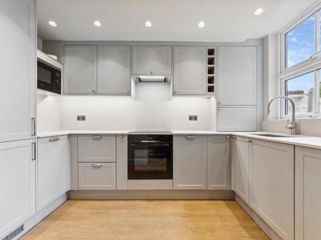 Apartment at Raeburn Street, Greater London