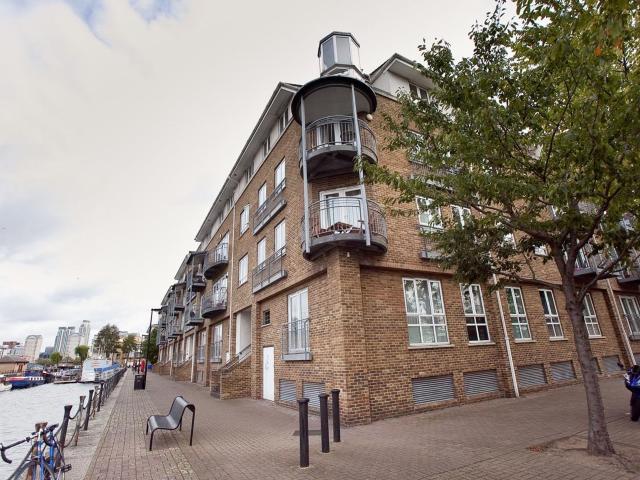 Apartment at Rainbow Quay, Greater London