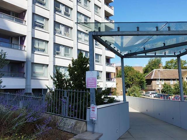 Apartment at Rainhill Way, Greater London