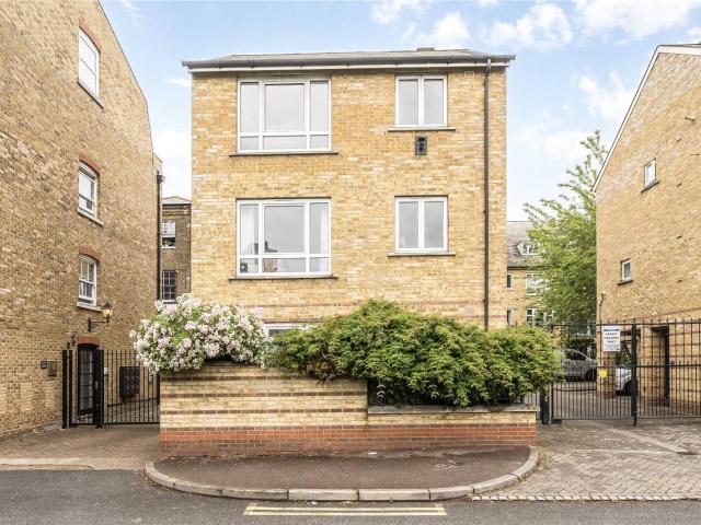 Apartment at Rainhill Way, Greater London