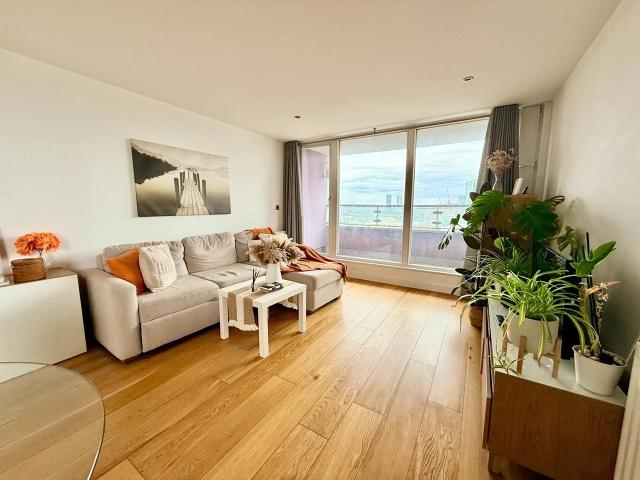 Apartment at Rainhill Way, Greater London