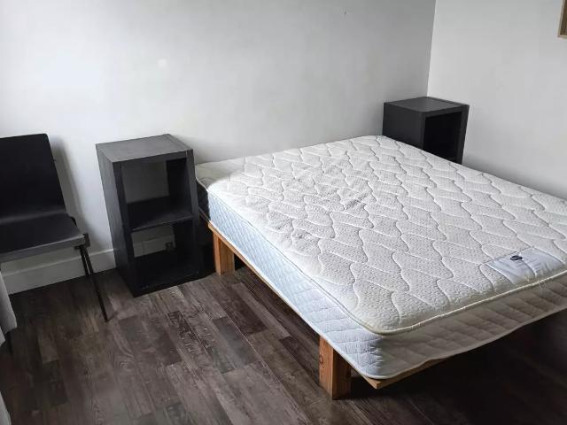 Apartment at Rainsborough Avenue, Greater London