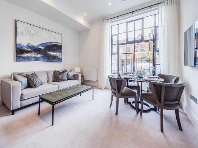 Apartment at Rainville Road, Greater London