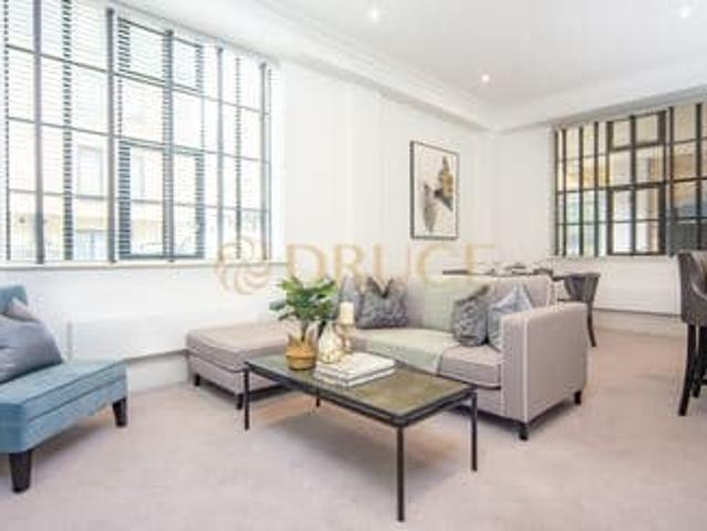 Apartment at Rainville Road, Greater London