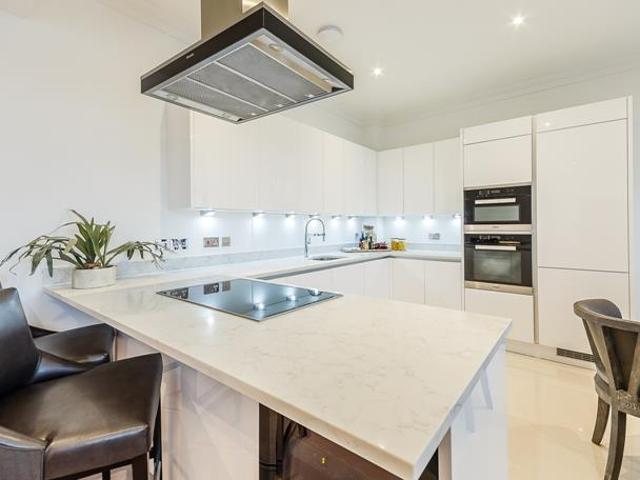 Apartment at Rainville Road, Greater London