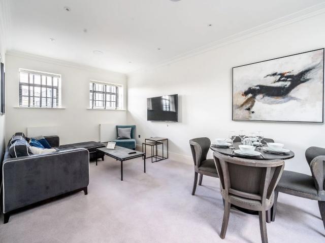 Apartment at Rainville Road, Greater London