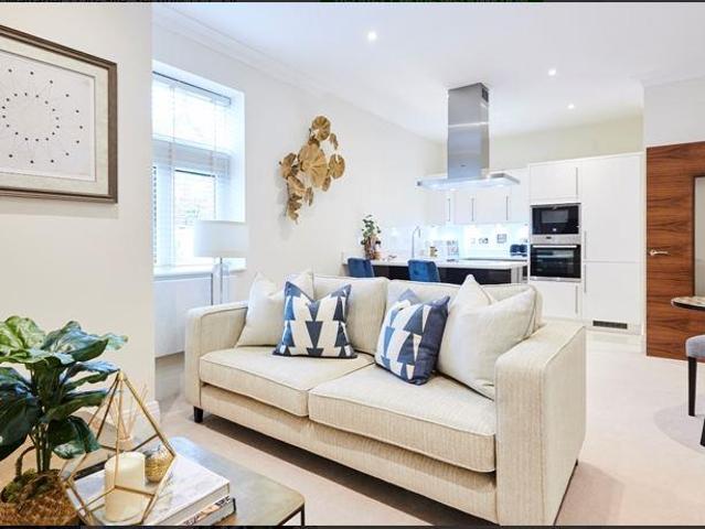 Apartment at Rainville Road, Greater London