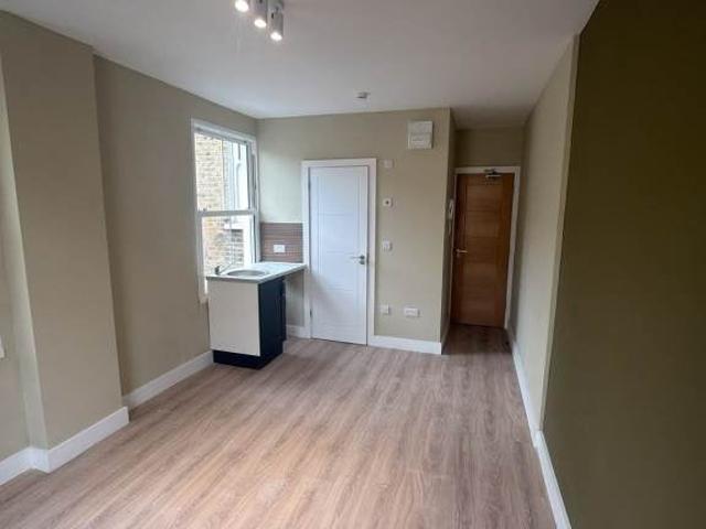 Apartment at Rainville Road, Greater London