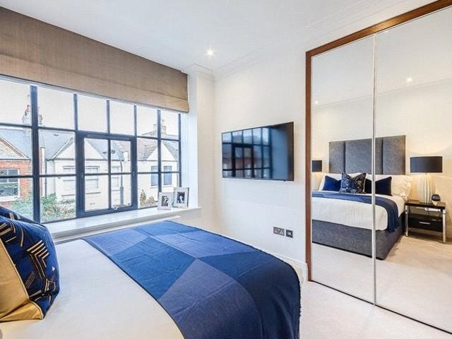 Apartment at Rainville Road, Greater London
