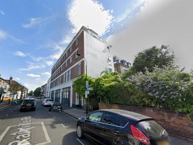 Apartment at Rainville Road, Greater London