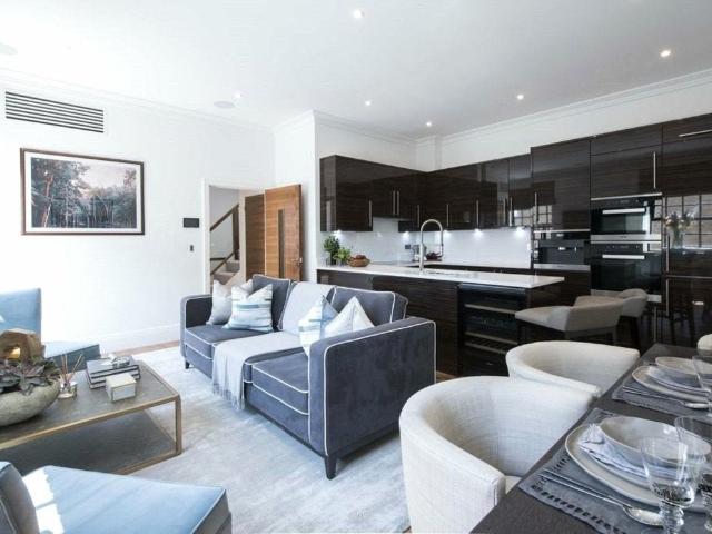 Apartment at Rainville Road, Greater London