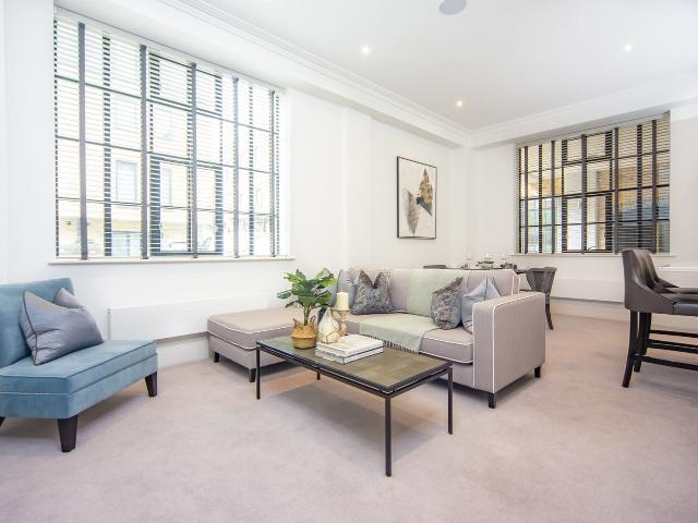 Apartment at Rainville Road, Greater London