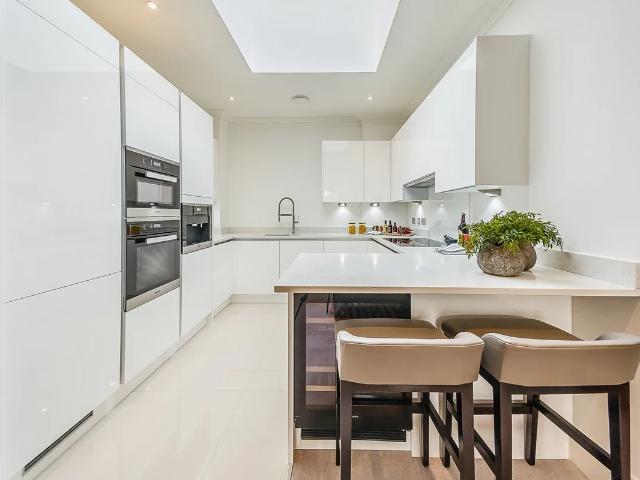 Apartment at Rainville Road, Greater London