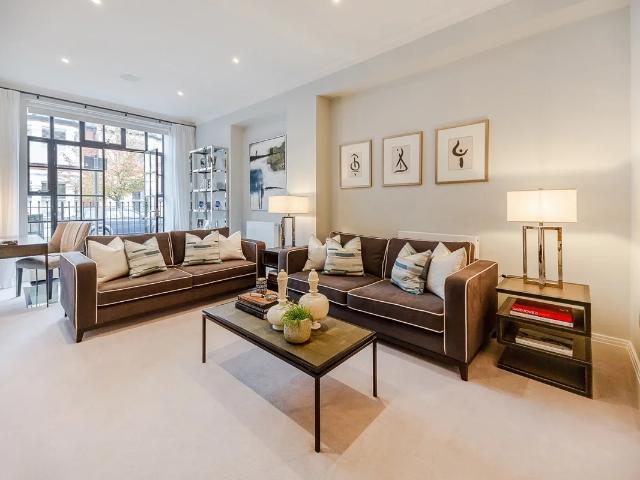 Apartment at Rainville Road, Greater London