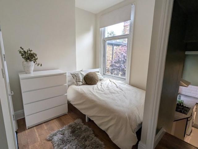Apartment at Raleigh Road, Greater London