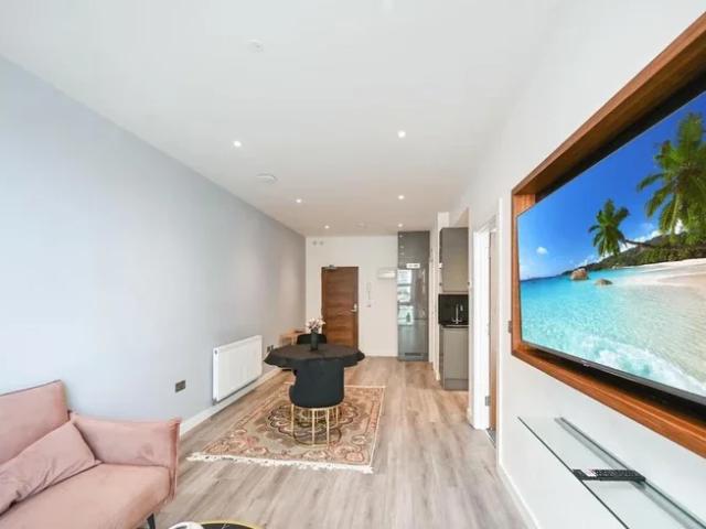 Apartment at Ramsons Avenue, Milton Keynes