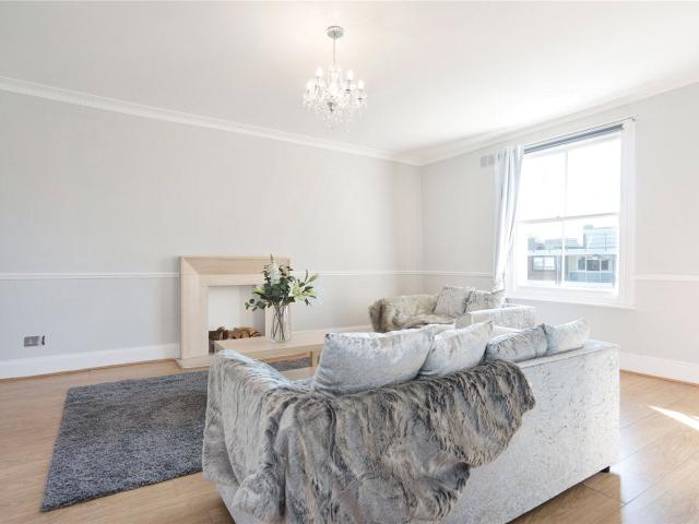 Apartment at Randolph Gardens, City of Westminster