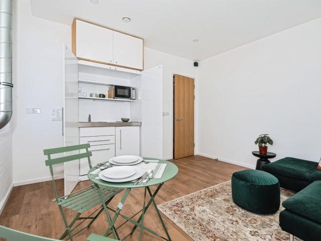Apartment at Randalls Park Avenue, Mole Valley