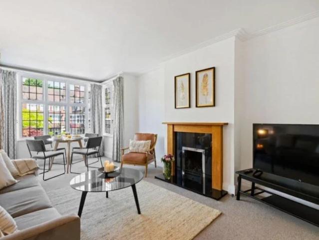 Apartment at Retreat Road, Greater London