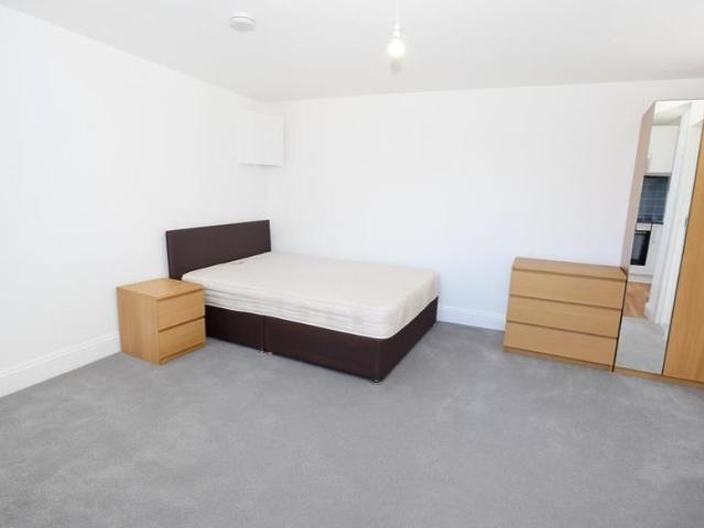 Apartment at Reading Road, Pangbourne