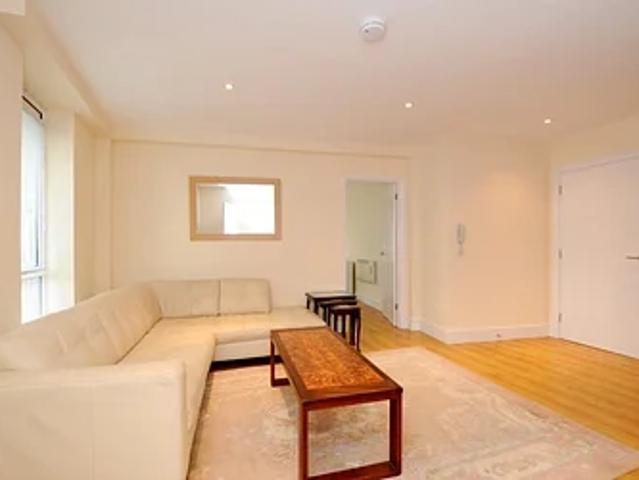 Apartment at Red Lion Row, Greater London