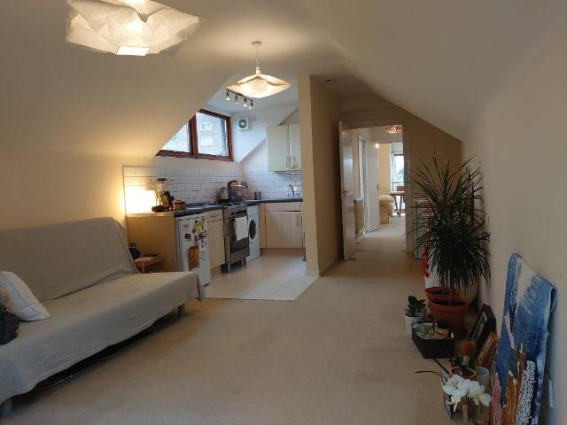 Apartment at Redclyffe Road, Greater London