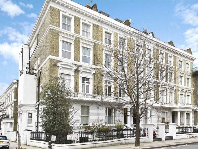Apartment at Redcliffe Gardens, Greater London