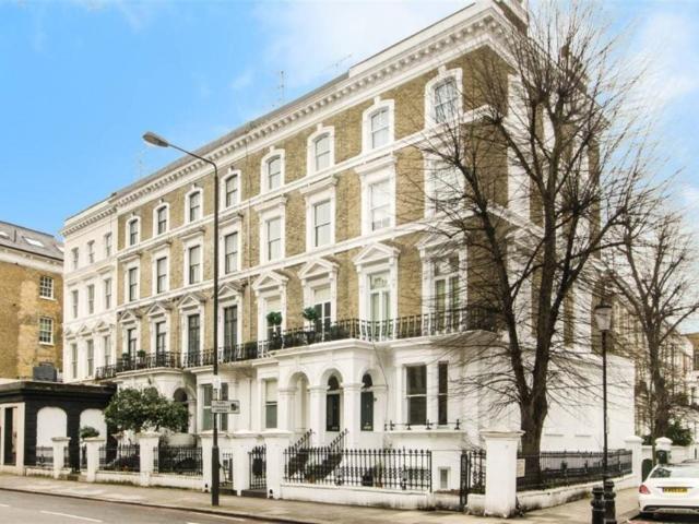 Apartment at Redcliffe Gardens, Greater London