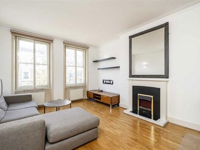 Apartment at Redcliffe Gardens, Greater London