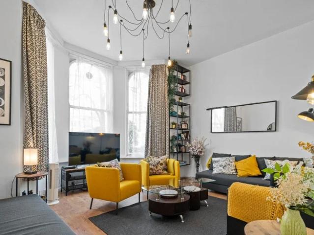 Apartment at Redcliffe Gardens, Greater London
