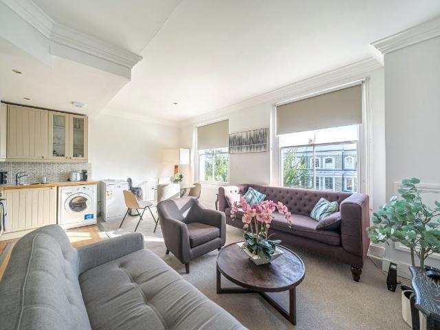 Apartment at Redcliffe Gardens, Greater London