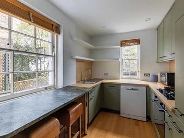 Apartment at Redcliffe Road, Greater London