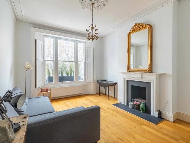 Apartment at Redcliffe Road, Greater London