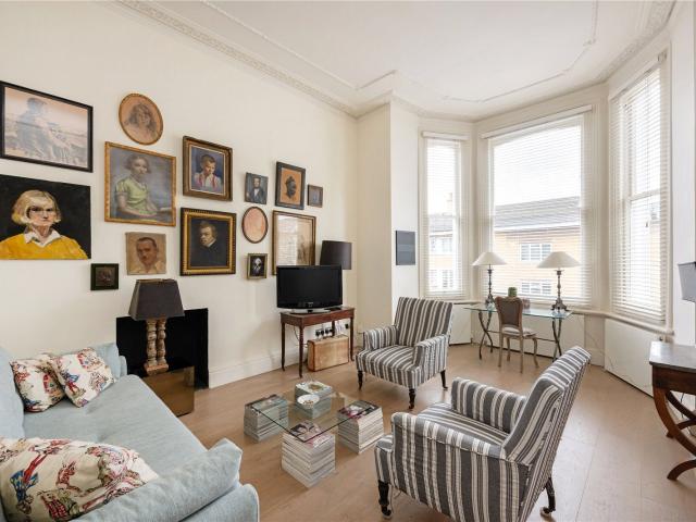 Apartment at Redcliffe Square, Greater London