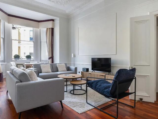 Apartment at Redcliffe Square, Greater London