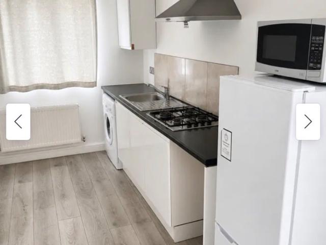 Apartment at Redclose Avenue, Greater London