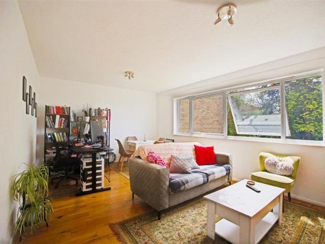 Apartment at Reddington Close, Greater London