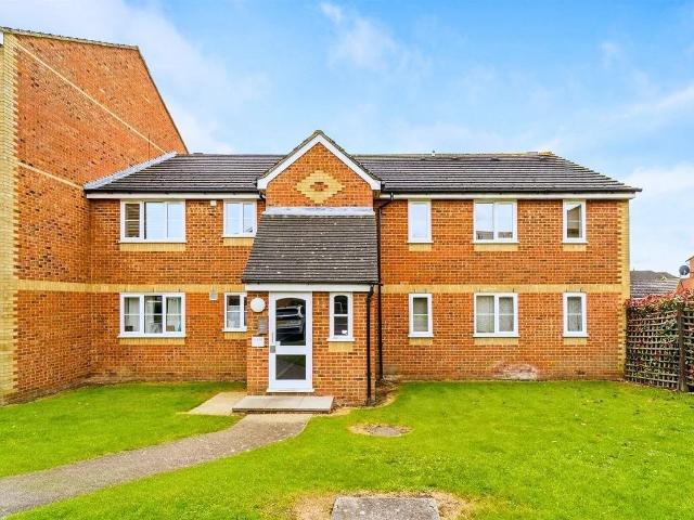 Apartment at Redford Close, Greater London