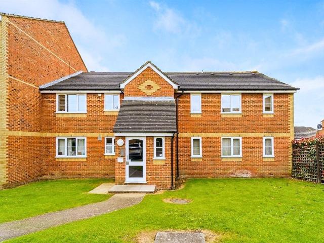 Apartment at Redford Close, Greater London