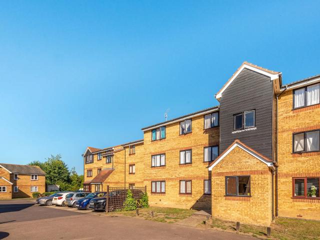 Apartment at Redford Close, Greater London