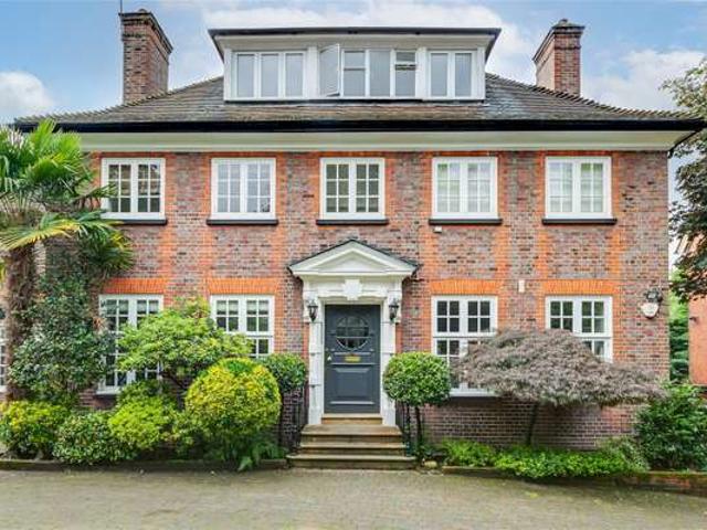 Apartment at Redington Road, Greater London