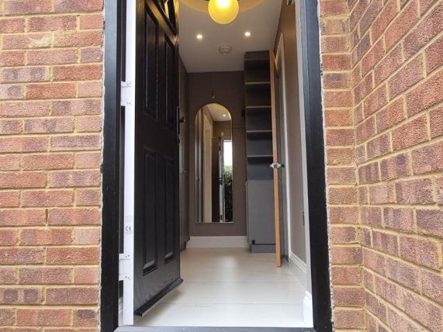 Apartment at Redland Gardens, Elmbridge