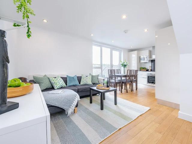 Apartment at Redmans Road, Greater London