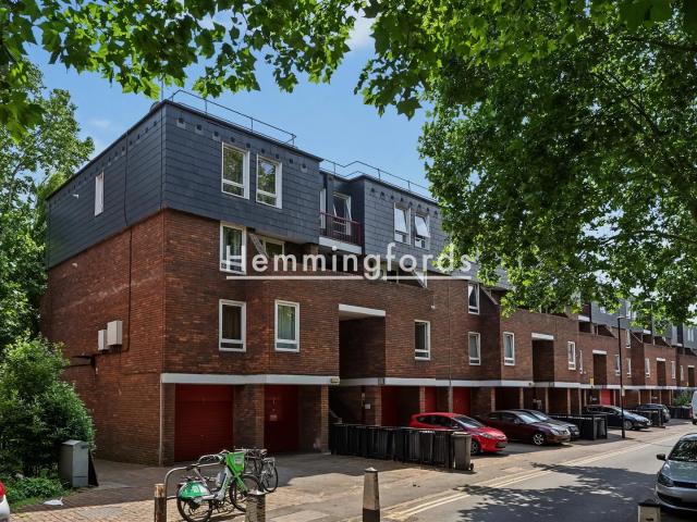 Apartment at Reedham Close, Greater London