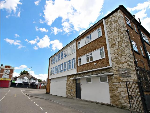 Apartment at Regarth Avenue, Greater London
