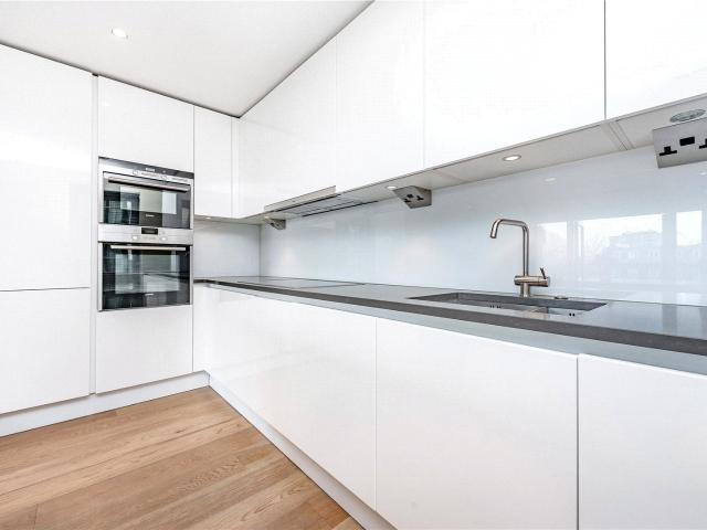 Apartment at Regatta Lane, Greater London