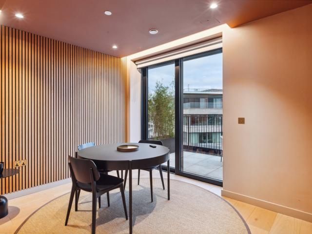 Apartment at Regent's Canal towpath, Greater London