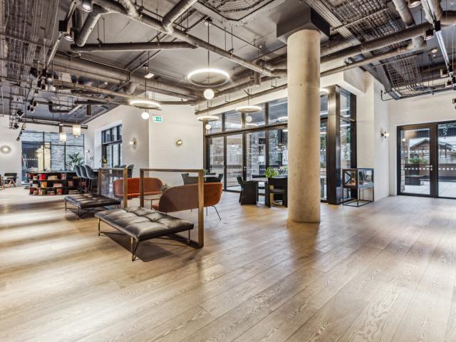 Apartment at Regent's Canal towpath, Greater London