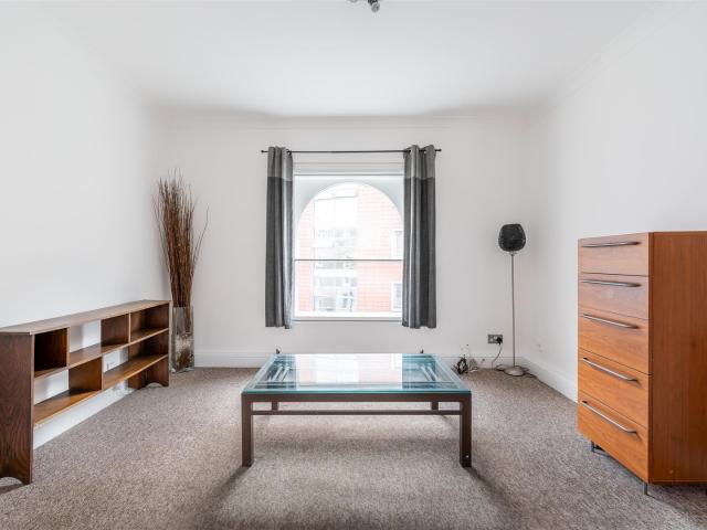 Apartment at Regent's Park Road, Greater London
